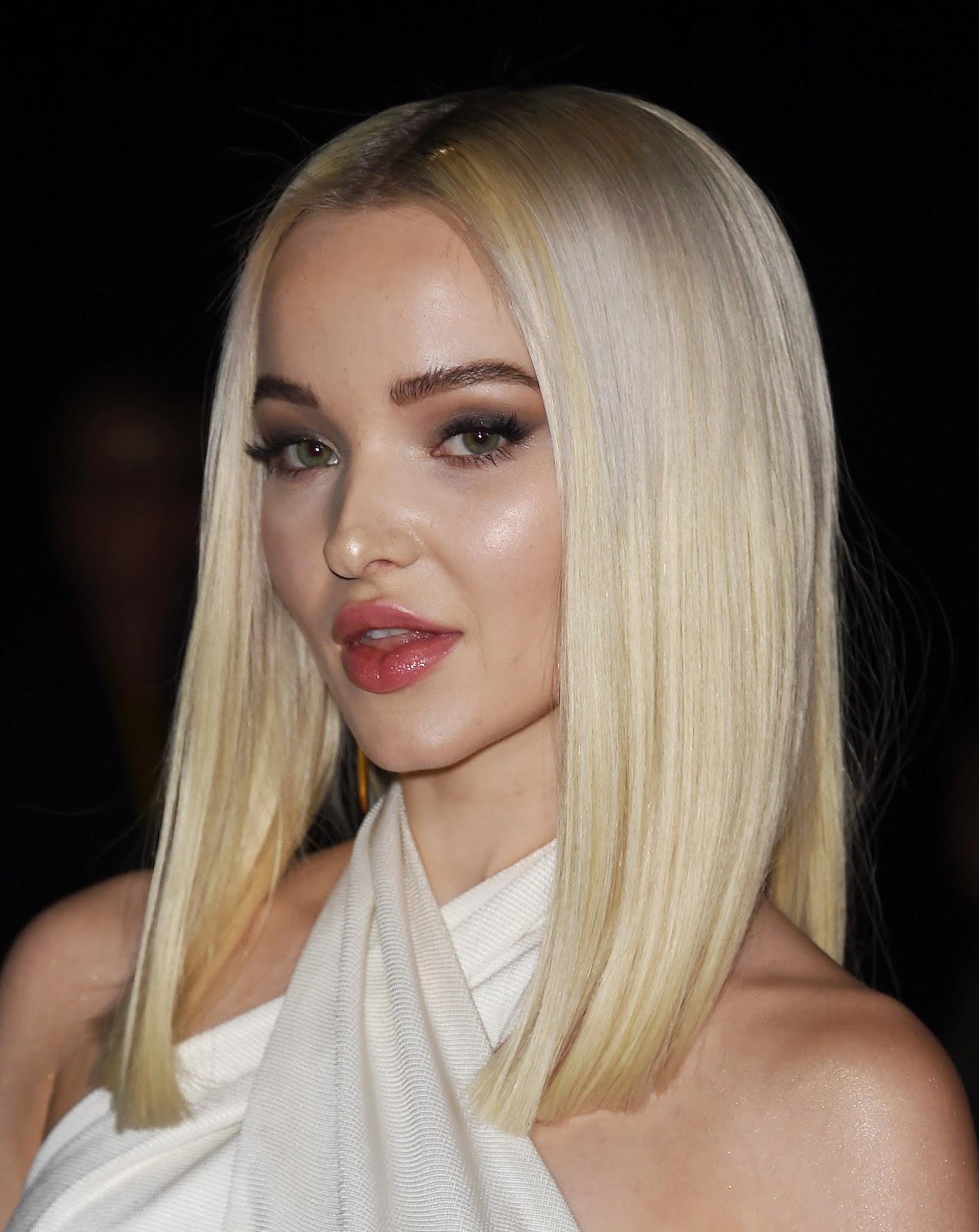 Dove Cameron || 'Star Wars The Last Jedi' premiere in Los Angeles ...