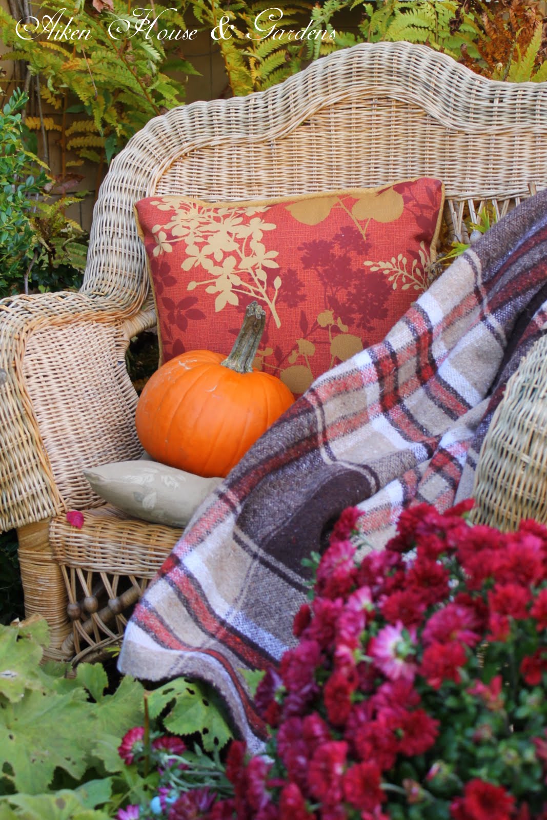 Aiken House & Gardens: Autumn Setting