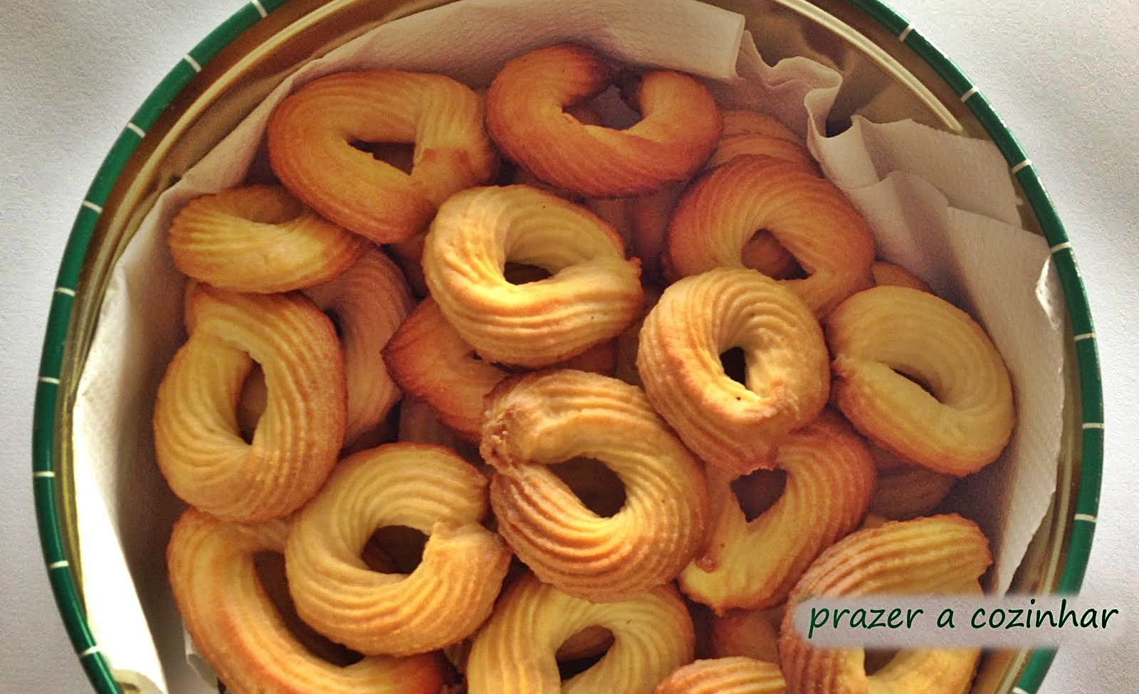 Culinária Receitas & Dicas: Biscoitos simples de limão