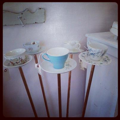 dainty daisies: Upcycled tea cups & vintage ties...