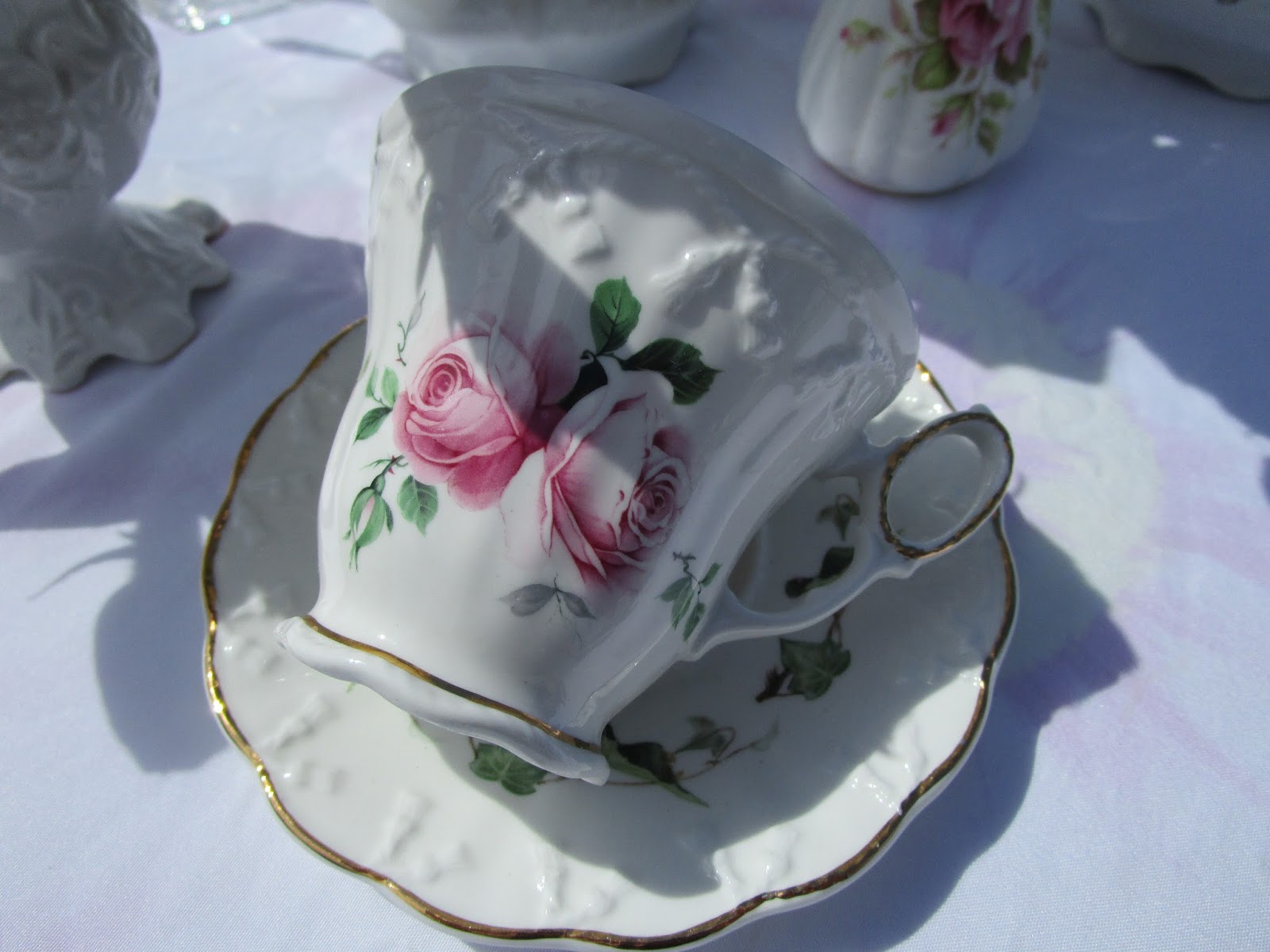 Karen's Cottage and Castle: Roses and Ivy for Tea Time
