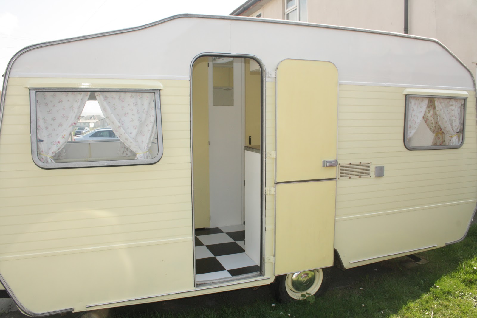 Polly Dolly Vintage: Sold Vintage Caravans