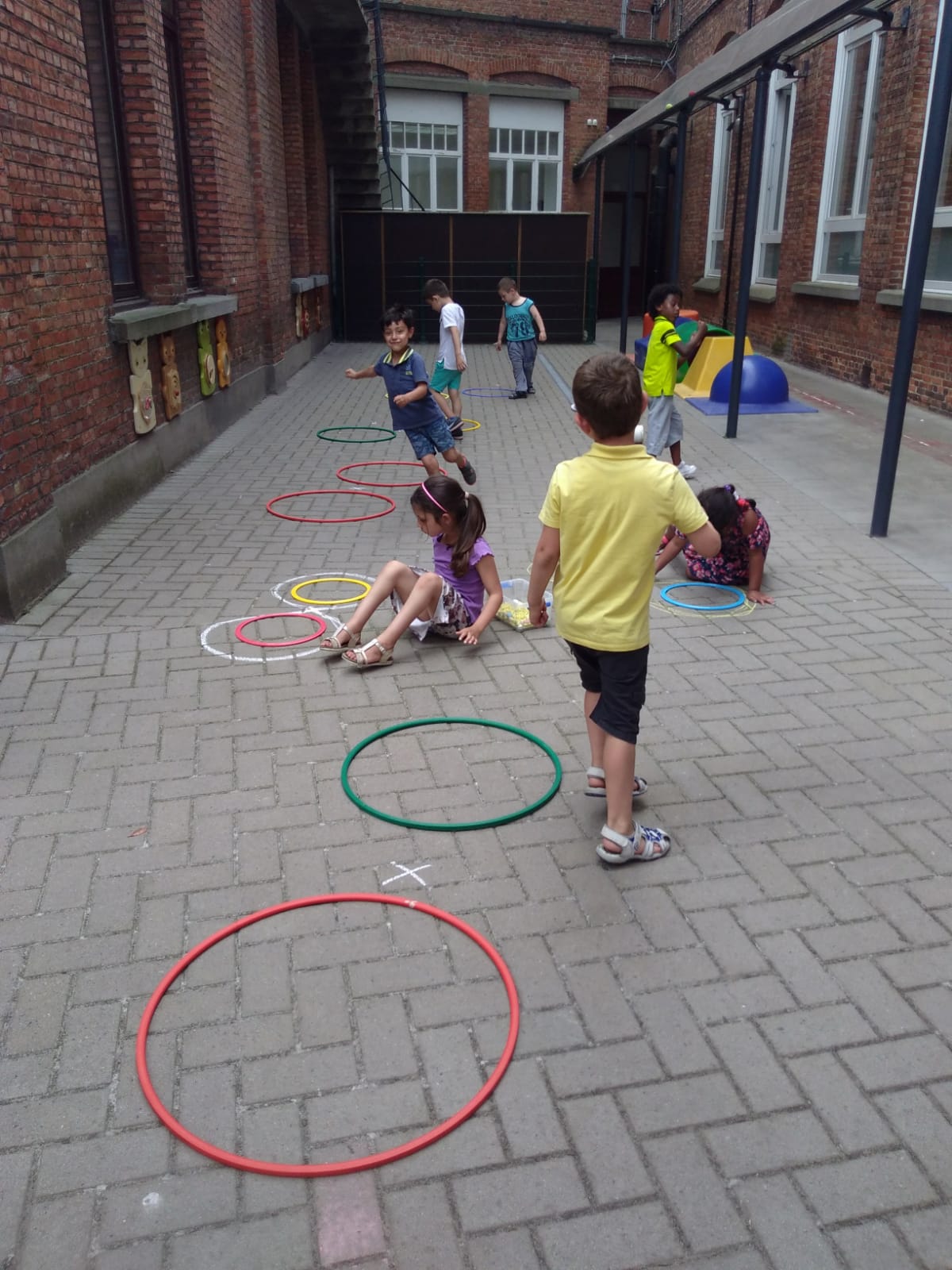 Schrijfdans in de kleuterschool: Schrijfdans paarse en roze klas ...