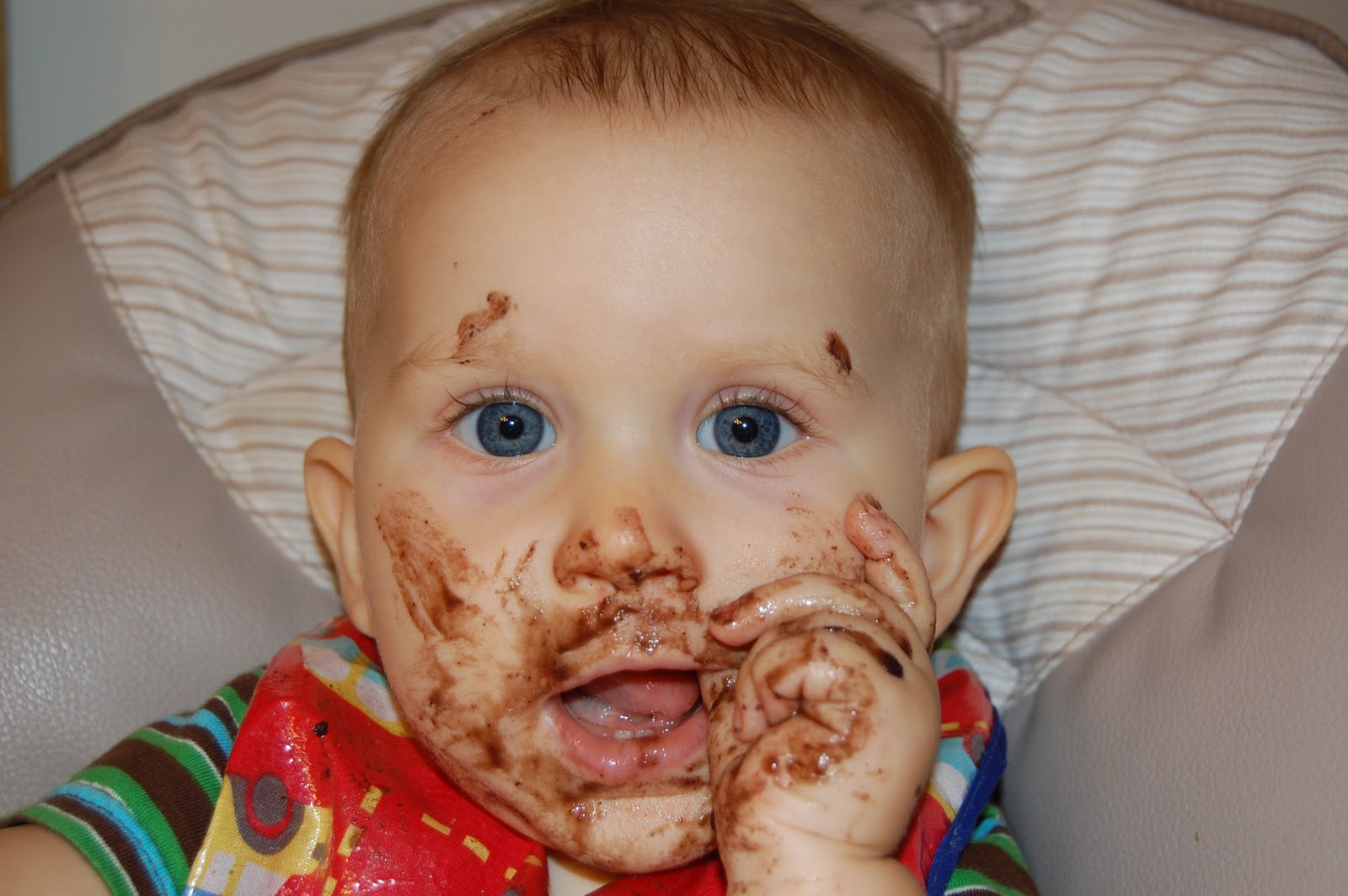 Eleanor & Emerson's Place: A very messy eater