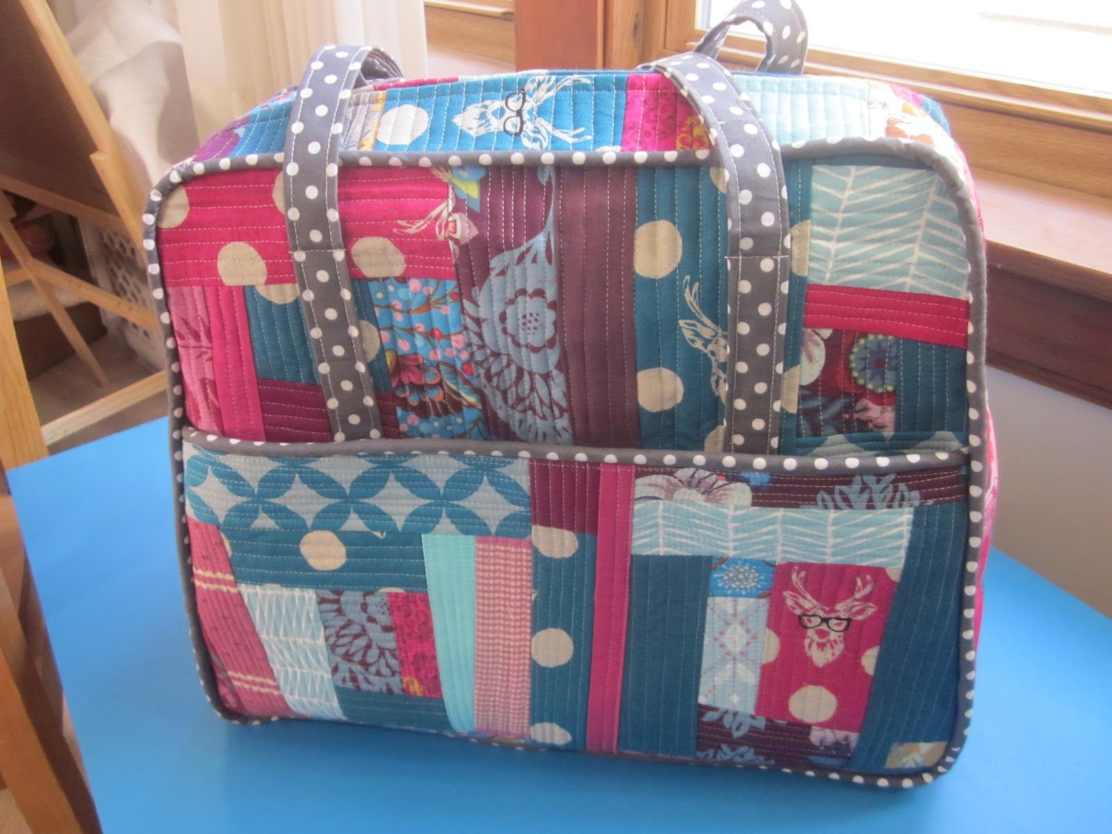 Mommy's Nap Time: Amy Butler Weekender Reveal and Modifications.