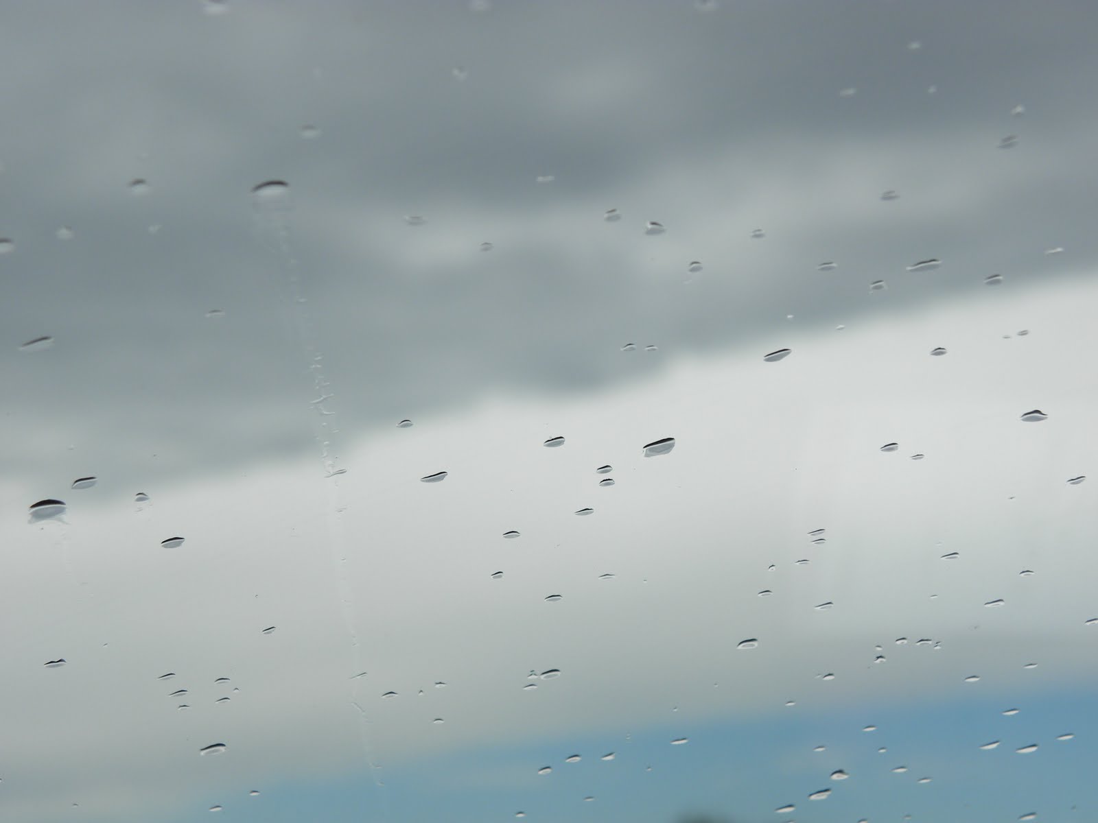 lovefor: fashion.style.art: Slight rain with some Clear Skies