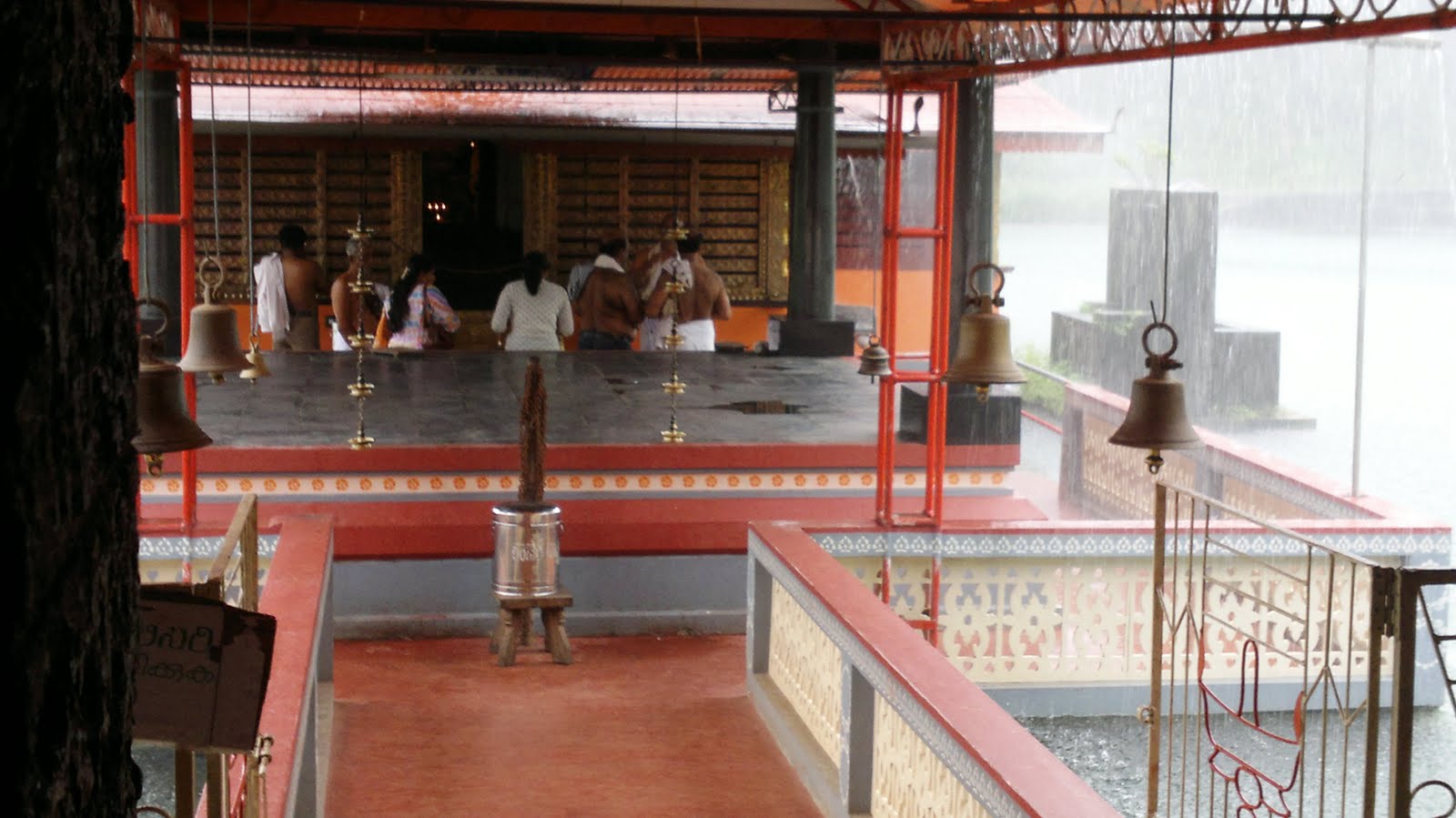 Divine Travels to Temples: Anantapura temple, Kumbla, Kerala