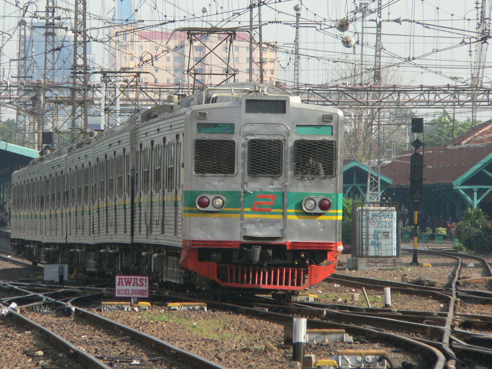 インドネシア鉄道ファン: KRL Jabotabek in Photography