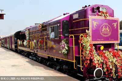 THE GOLDEN CHARIOT LUXURIOUS TRAIN IN INDIA
