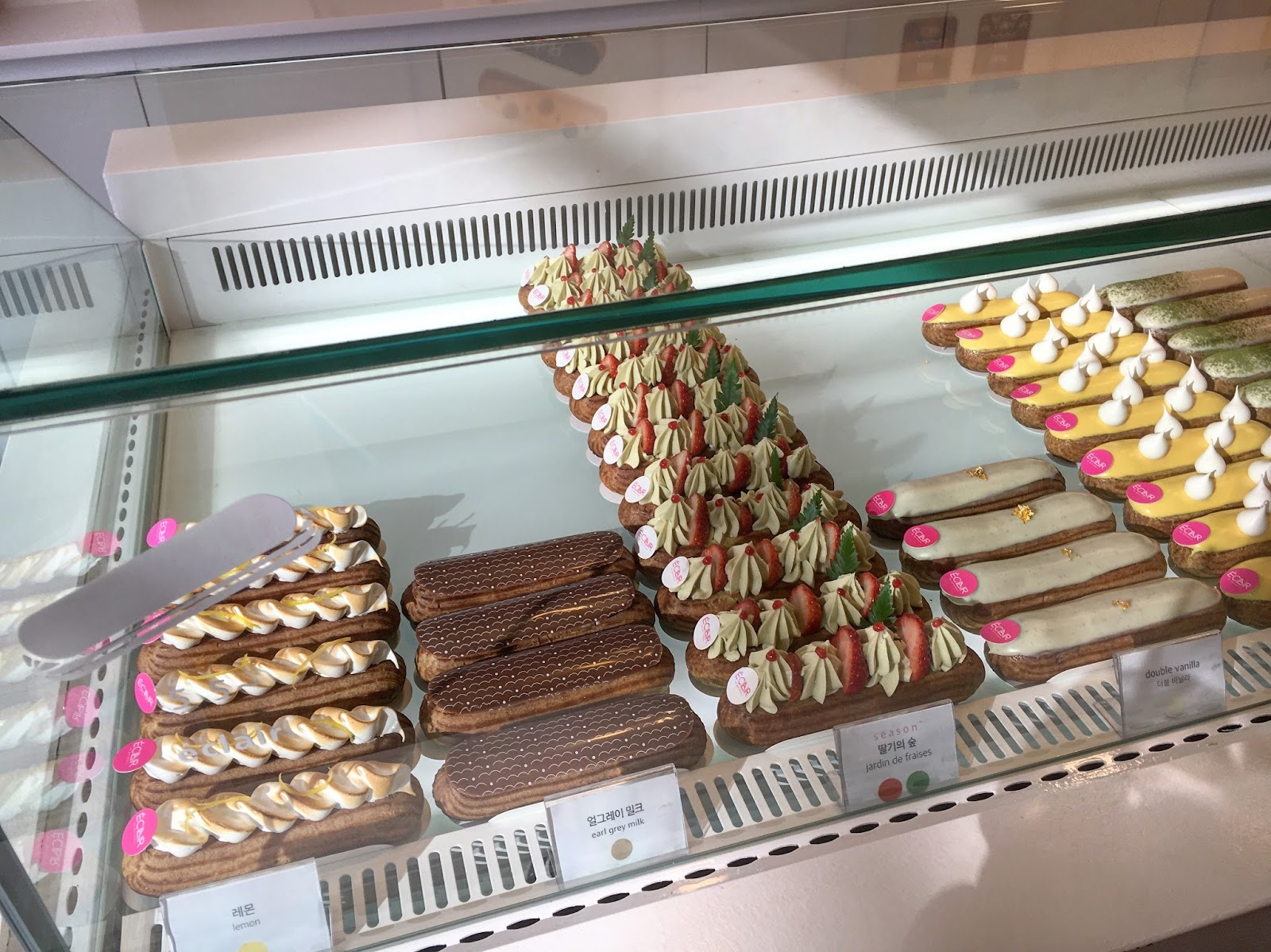 Eclair by Garuharu - Seoul, South Korea - Travel is my favorite Sport