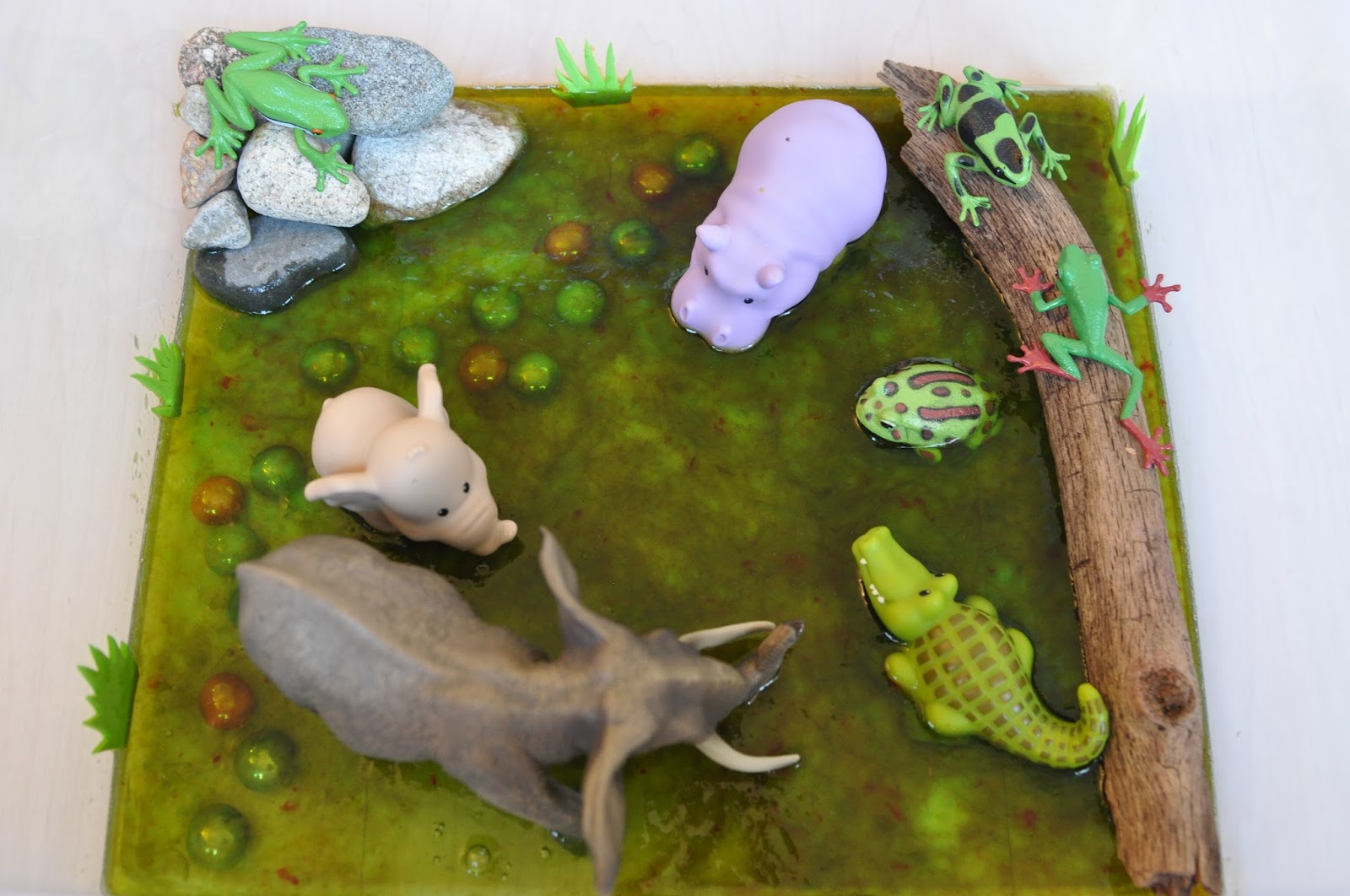 Creative Projects for Kids: African Swamp Sensory Bin