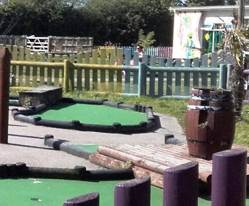 The Ham and Egger Files: Adventure Golf at Pontins Pakefield
