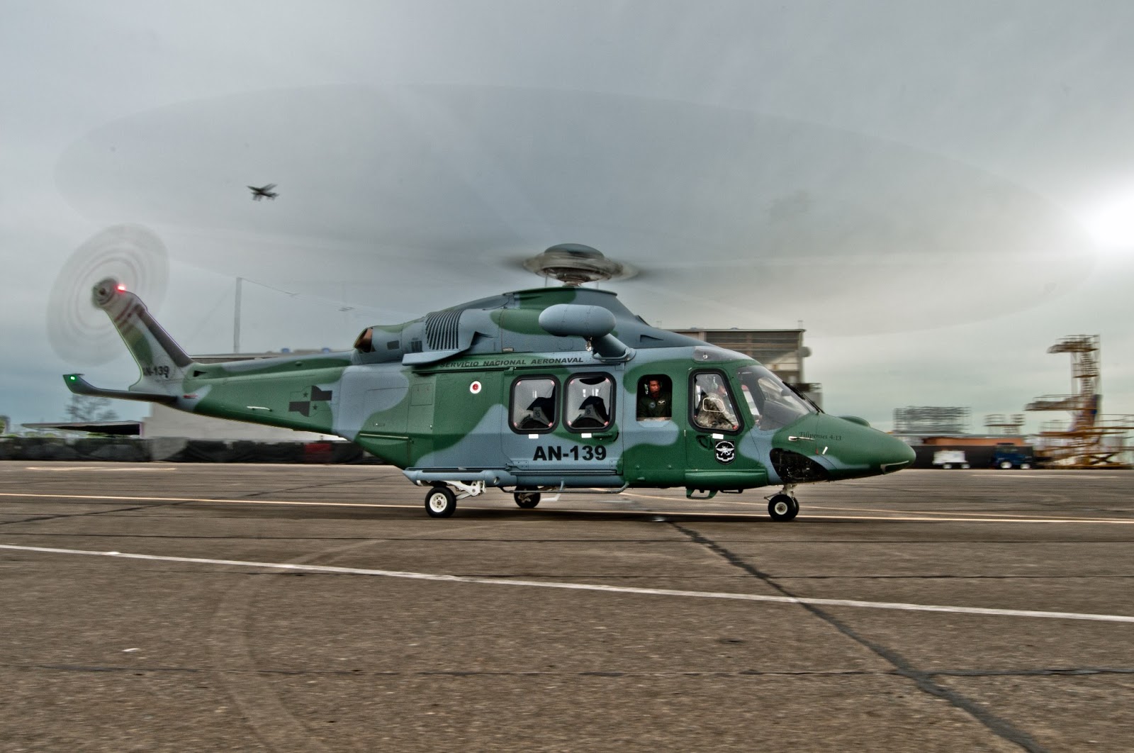Servicio Nacional Aeronaval de Panama - Shooting with Panama's Pilots