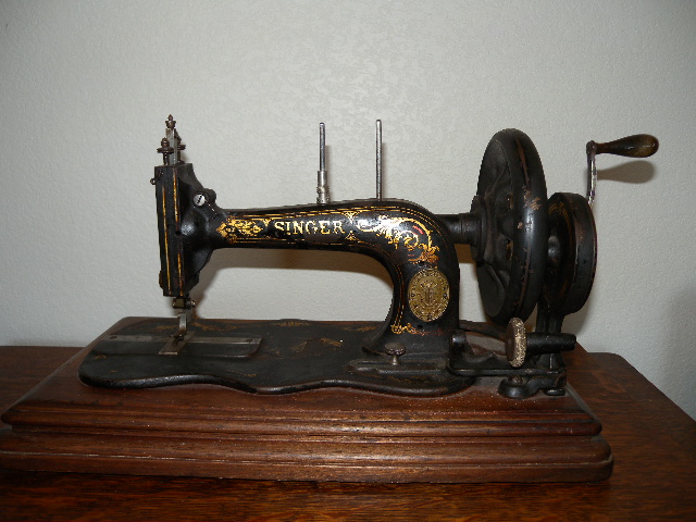 TreadleToes' Sewing Machines: My Oldest Machine-1884 Singer 12K (well ...