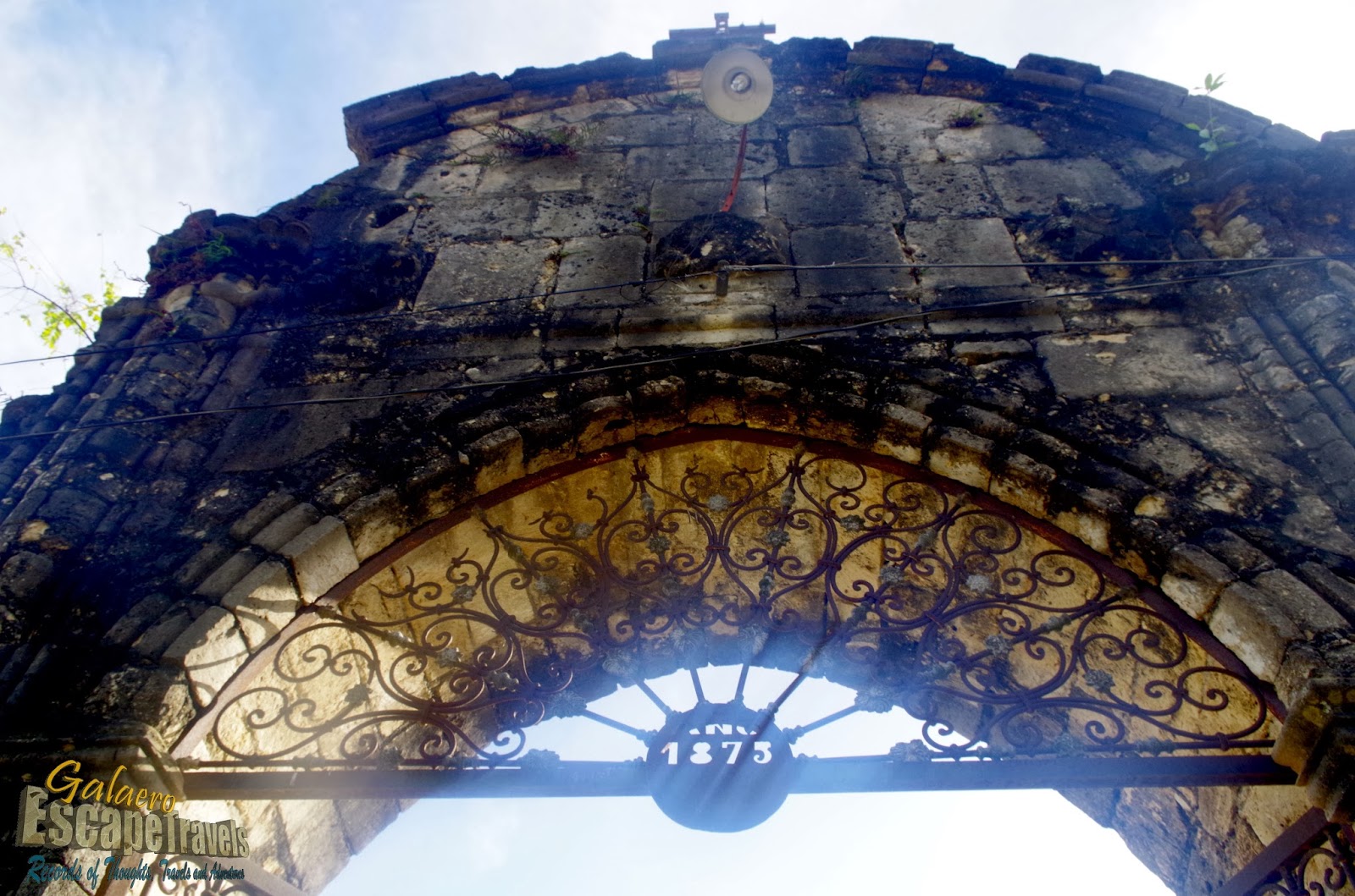 GalaeroEscapeTravels: Janiuay Cemetery | Ilongos' Value for the ...