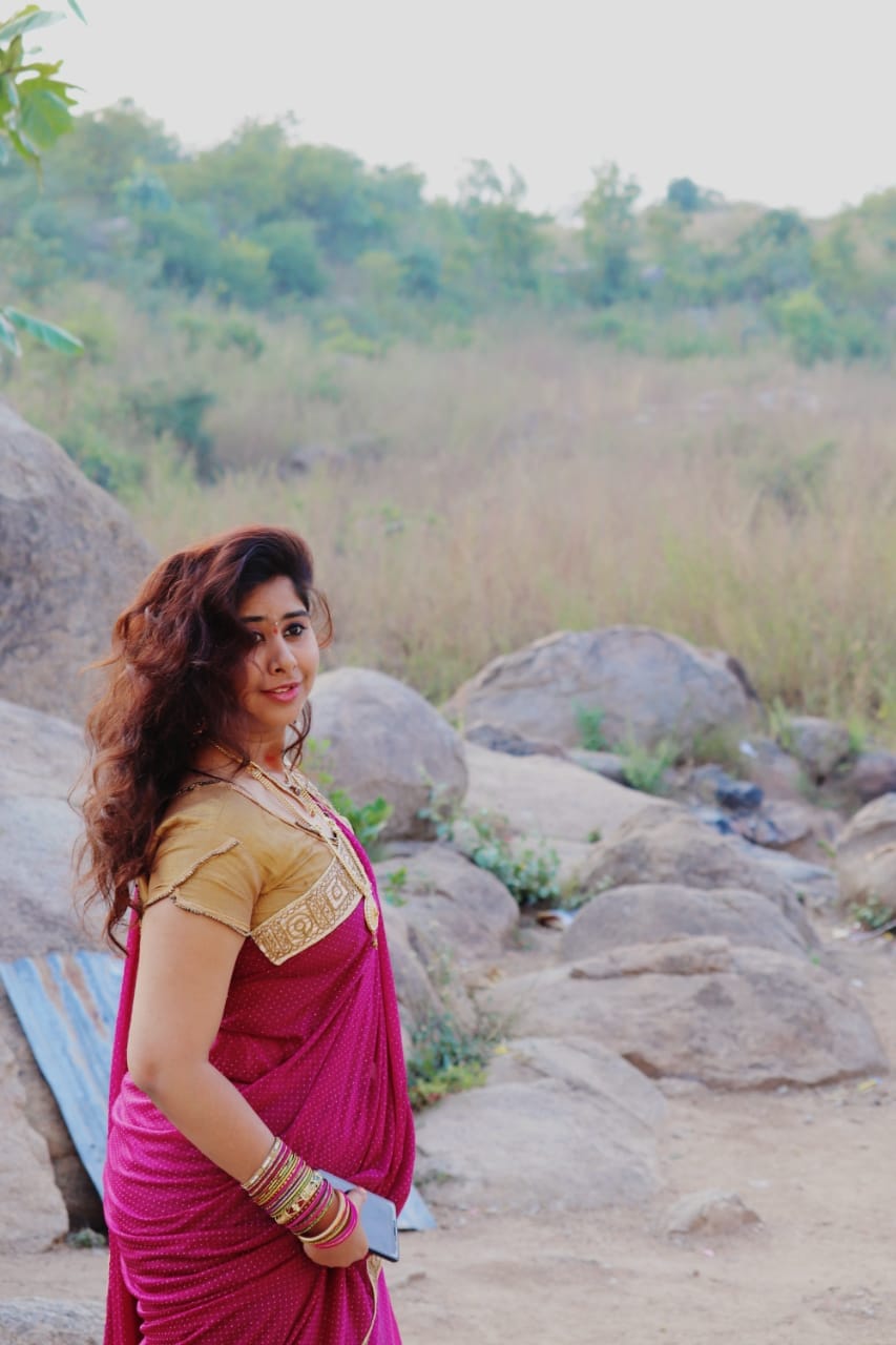 Sahithi Latest Photoshoot in Saree - Latest Movie Updates, Movie ...