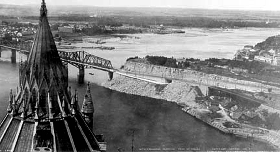 Michael's Scroll: The Alexandra Bridge / Le Pont Alexandra