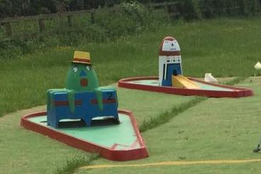 The Ham and Egger Files: Crazy Golf at the Herrings Green Farm Birds Of ...