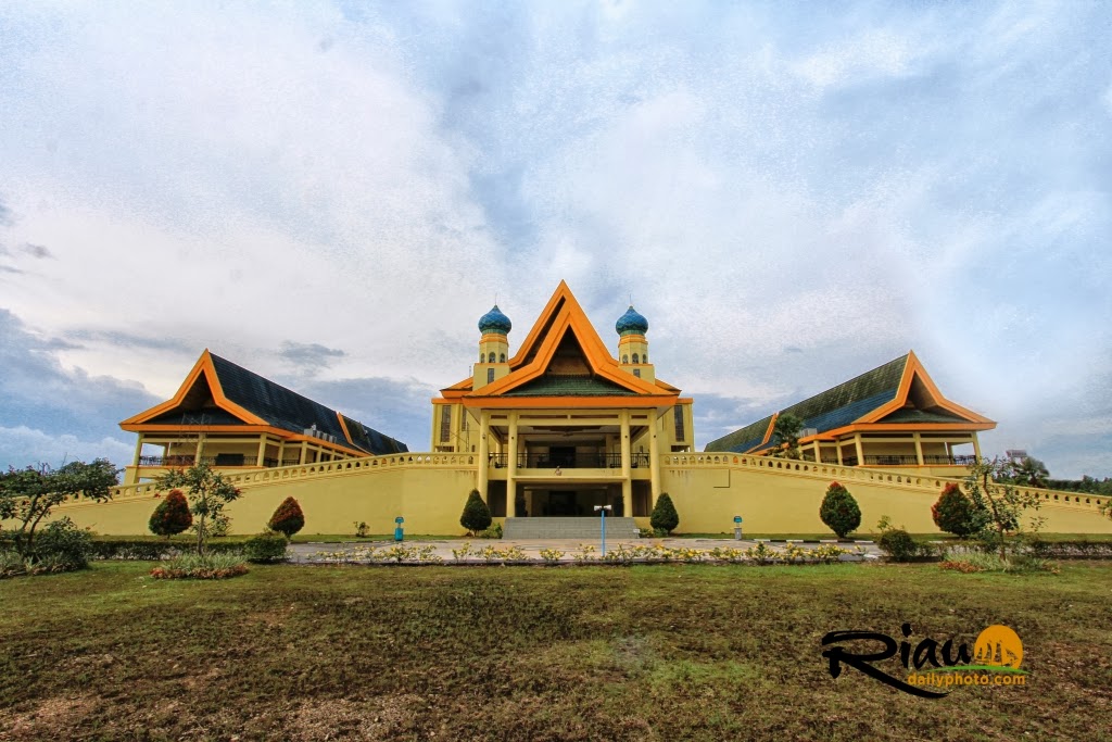 Kantor Bupati Kabupaten Siak | RIAU DAILY PHOTO