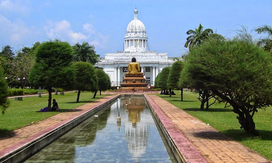 Information Dose: Viharamahadevi Park - Srilanka