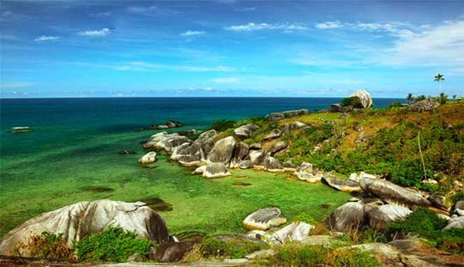10 PANTAI TROPIS TERINDAH DI PULAU NATUNA