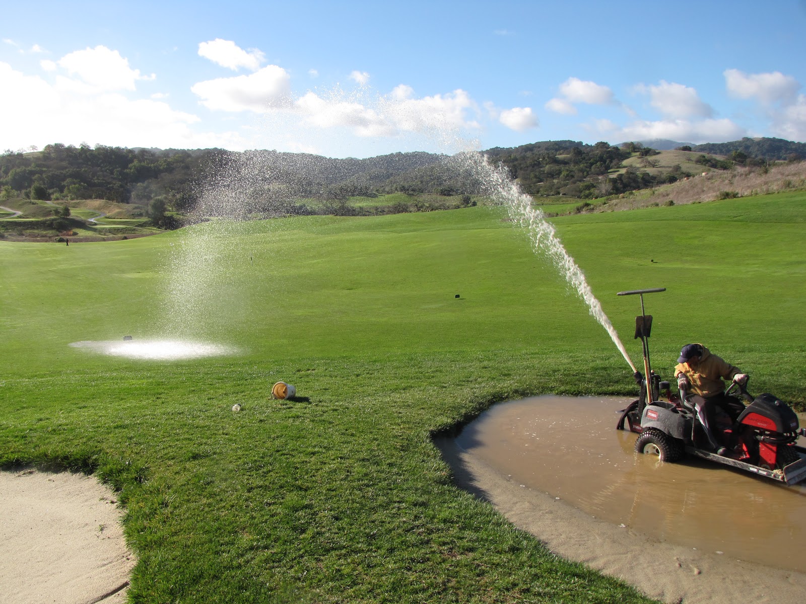Cinnabar Hills Golf Club: Toro SandPro Bunker Pump