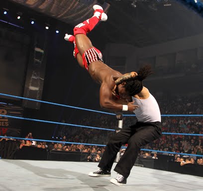 WWE In live!!!!: KOFI KINGSTON vs HUNICO