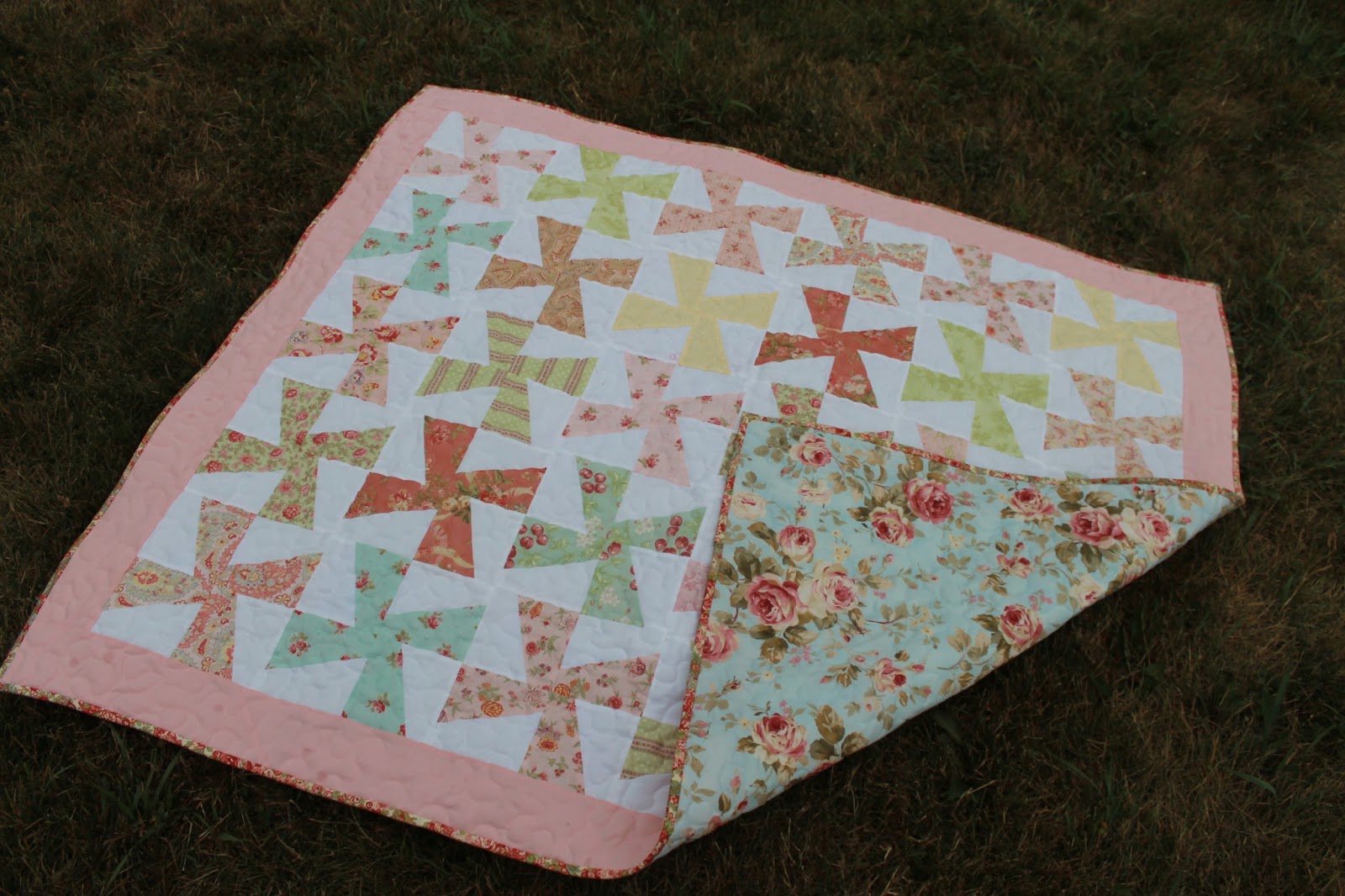 SunShine Sews...: Floral Pinwheel Quilt - Completed