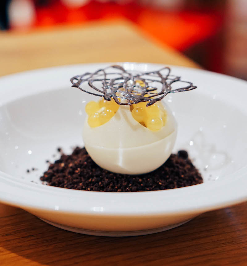 Om Nom Nom Nomz Kitchen - omnivoreadventure