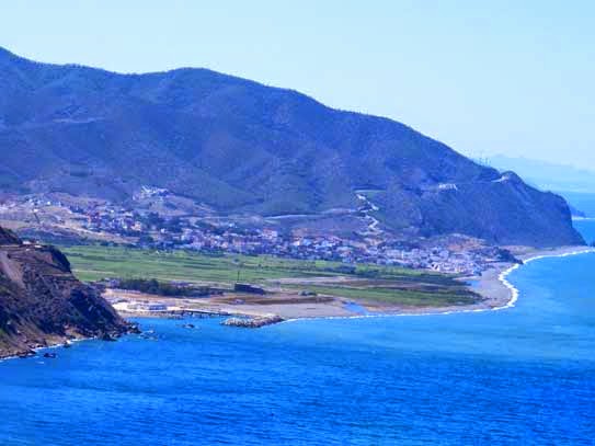 SENDERISMO EN EL RIF/RANDONNÉES DANS LE RIF: JEBHA Y SUS PLAYAS