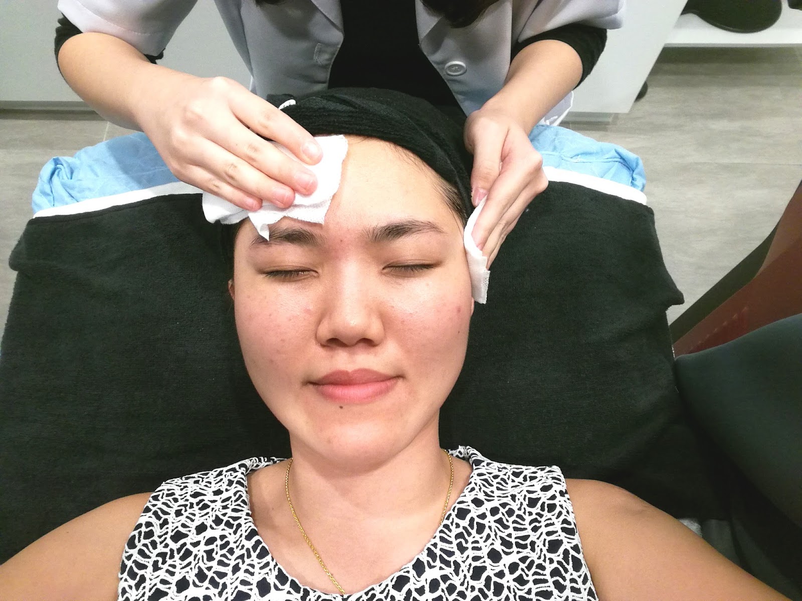 Very Satisfied with Signature Glow Treatment by C.Michael London ...