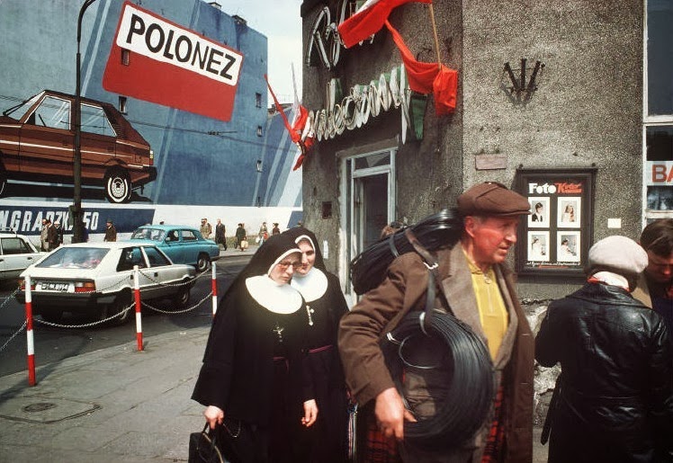 40 Stunning Color Photographs Capture Daily Life in Poland in the Early ...
