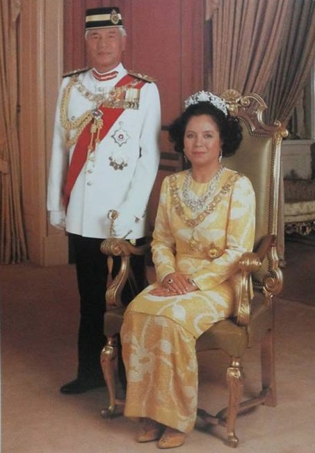 WARISAN RAJA & PERMAISURI MELAYU: WAJAH-WAJAH : Sultan Azlan Shah dan ...