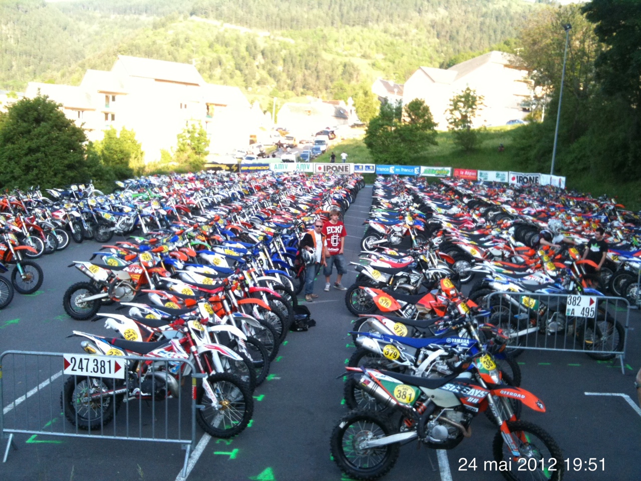 nostrok news enduro et moto: Moto au parc fermé