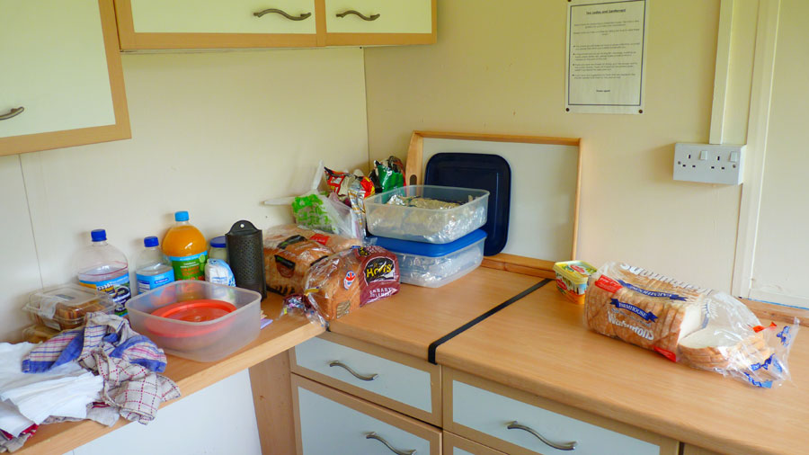 Middle of Nowhere: Cricket Tea