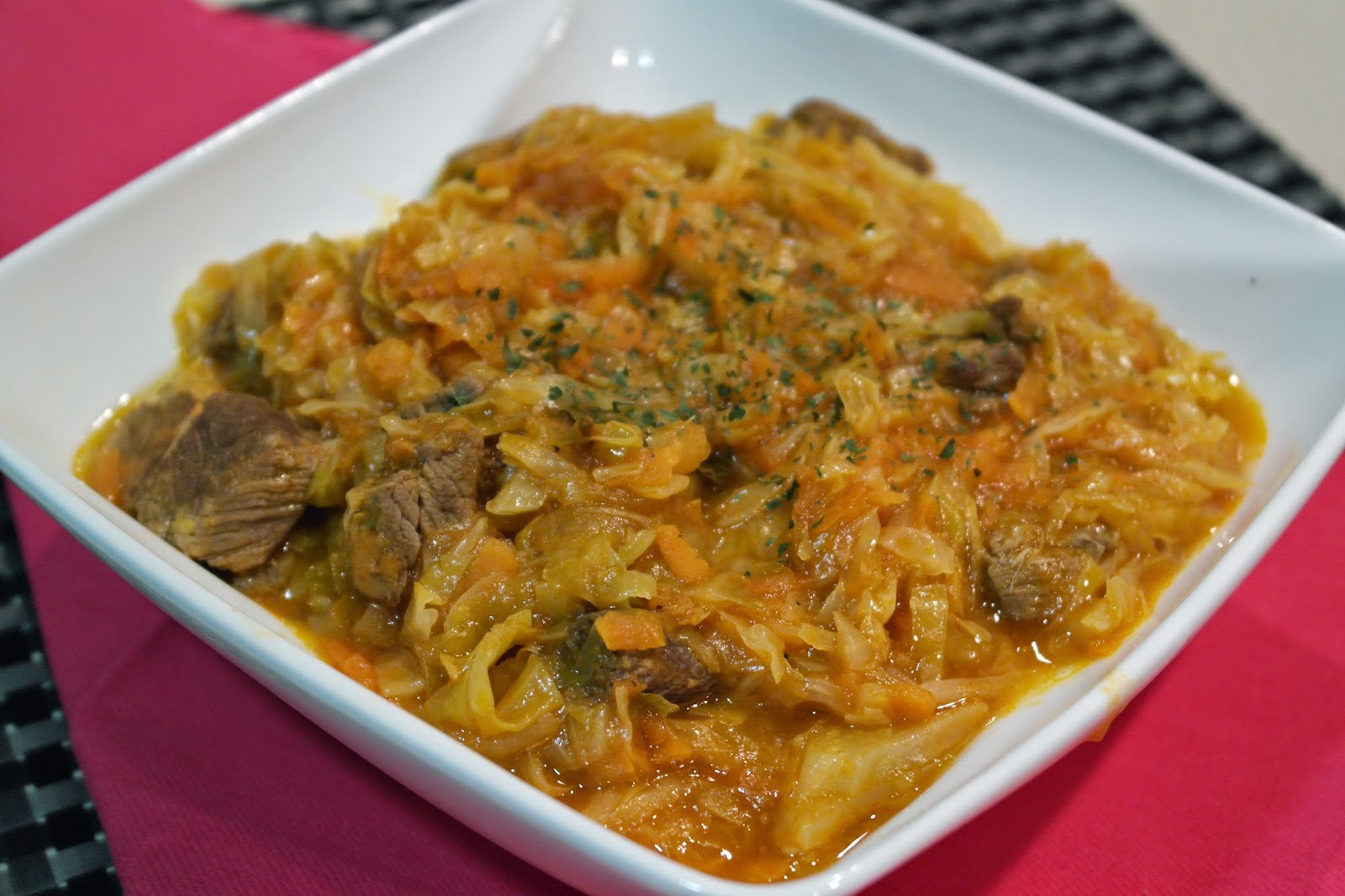 PASIÓN POR LA COCINA: Carne guisda con repollo