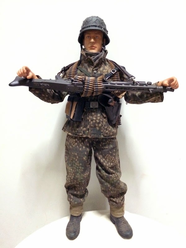 1/6 Action Figures: 1/6 Scale SS Machine Gunner - S$80