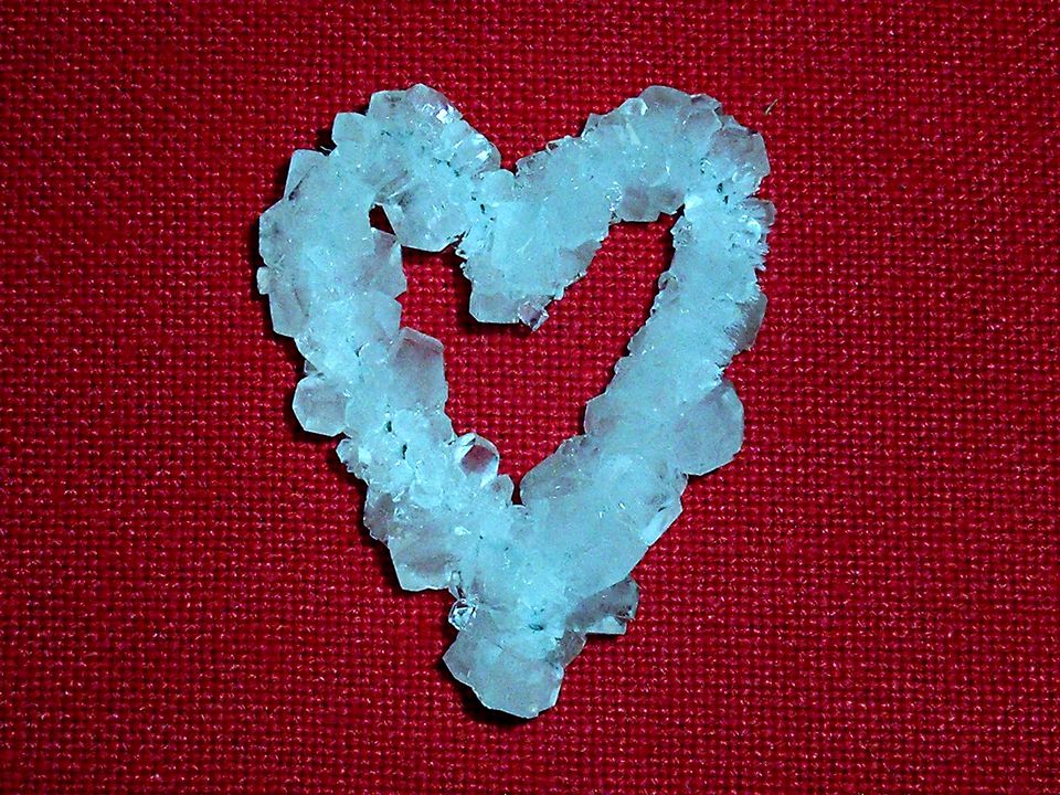 How to Grow Borax Crystal Valentine's Day Heart - Hwatien Enterprise CO ...