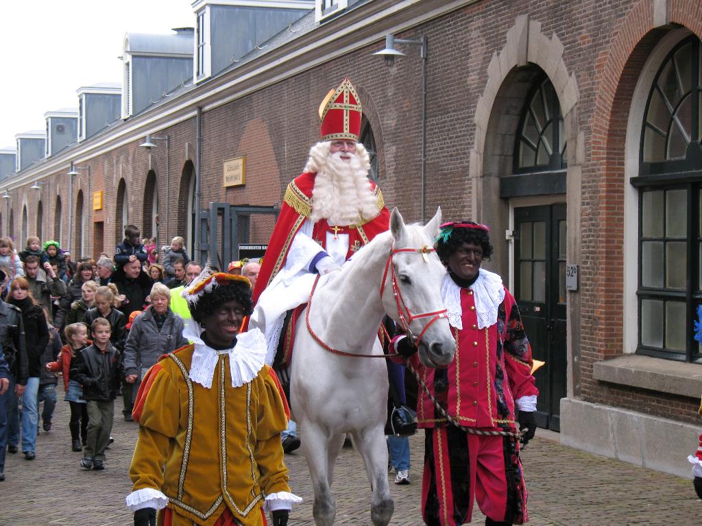 loon pond: Yes, Sinterklaas and Zwarte Tony are coming, and if you ...