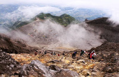 jalur pendakian gunung Merapi dan Tips pendakiannya | Peralatan Gunung