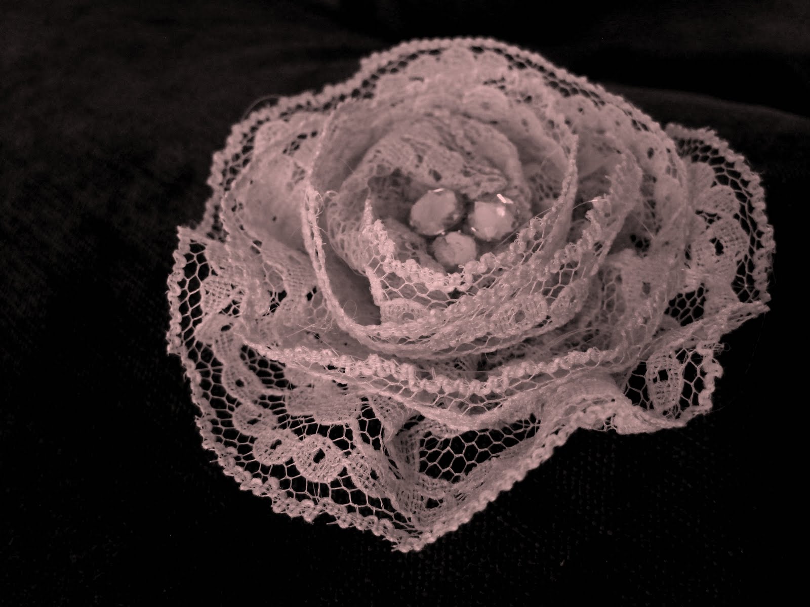 Live. Love. Craft.: TUTORIAL - Lace Flower