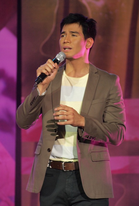 ★STARTRIGA: STARTRIGA CELEBRITY OF THE WEEK: 'PIOLO PASCUAL' (WEEK 43)