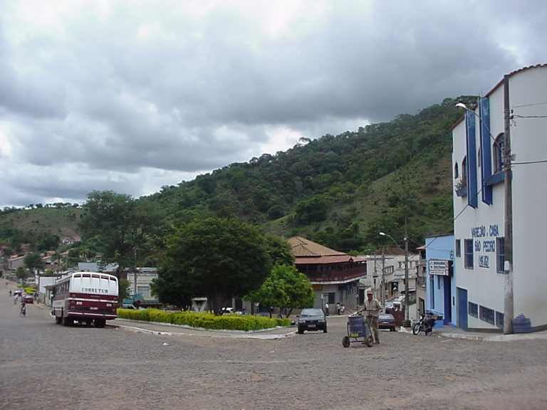 OLHANDO DA JANELA DO TREM: VIRGINÓPOLIS / MINAS GERAIS / BRAZIL (5.523 ...