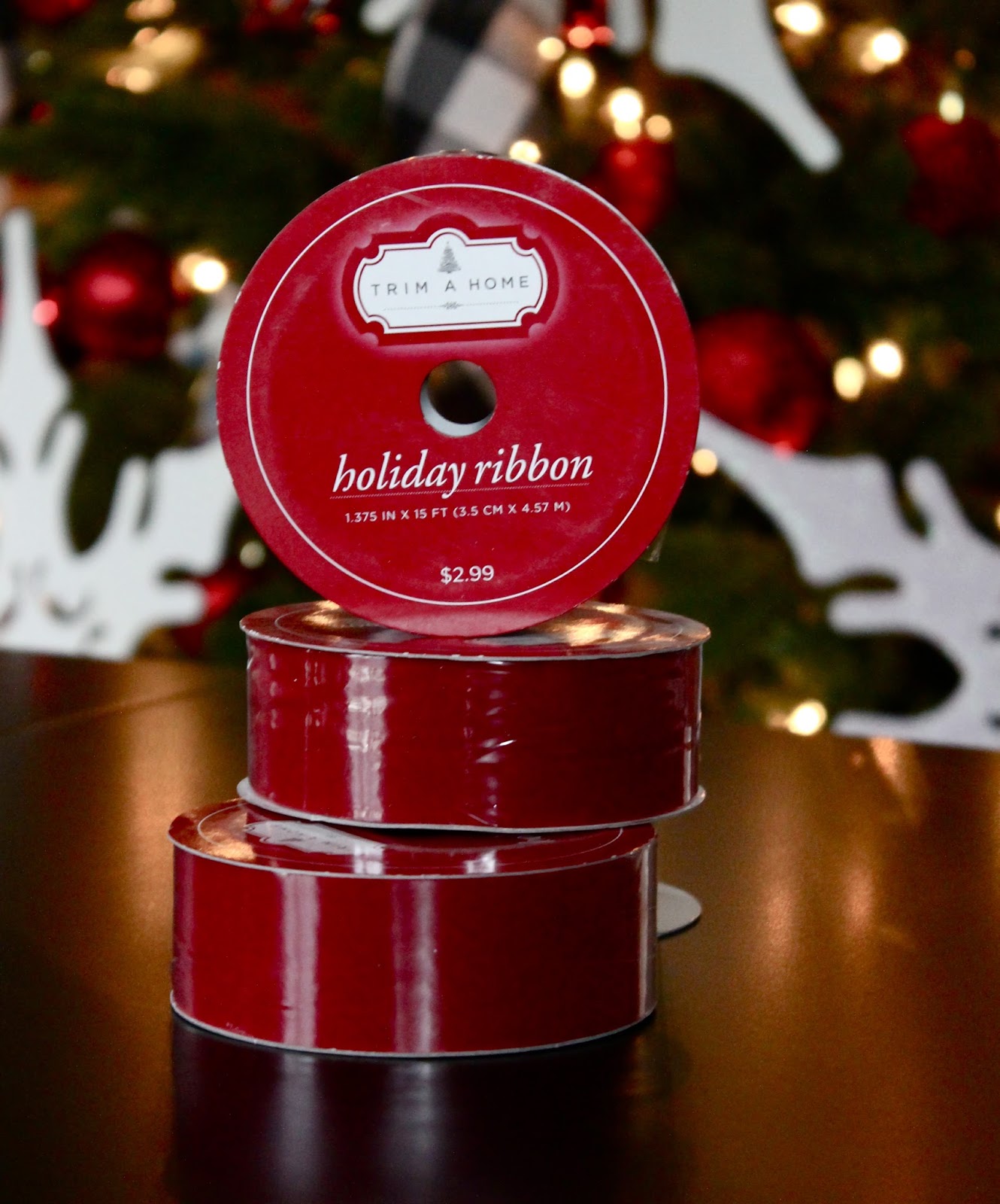 The Yellow Cape Cod: How To Make a Striking Table Runner With Ribbon