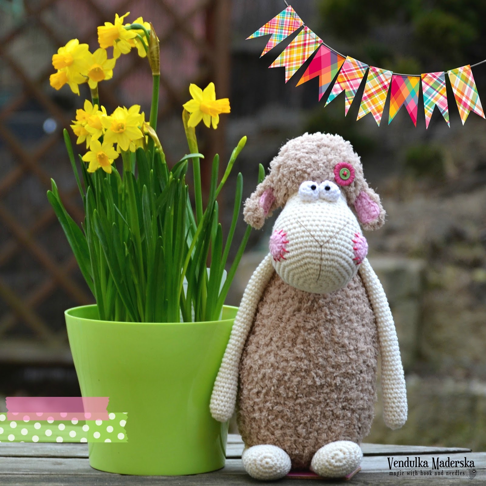 The Fuzzy Yarn - How to crochet with it? - Magic with hook and needles