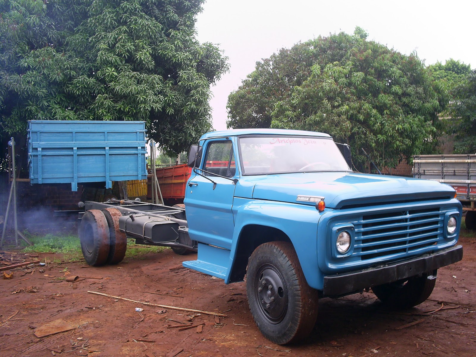 CARROCERIAS UBIRATÃ: FORD - F 11000