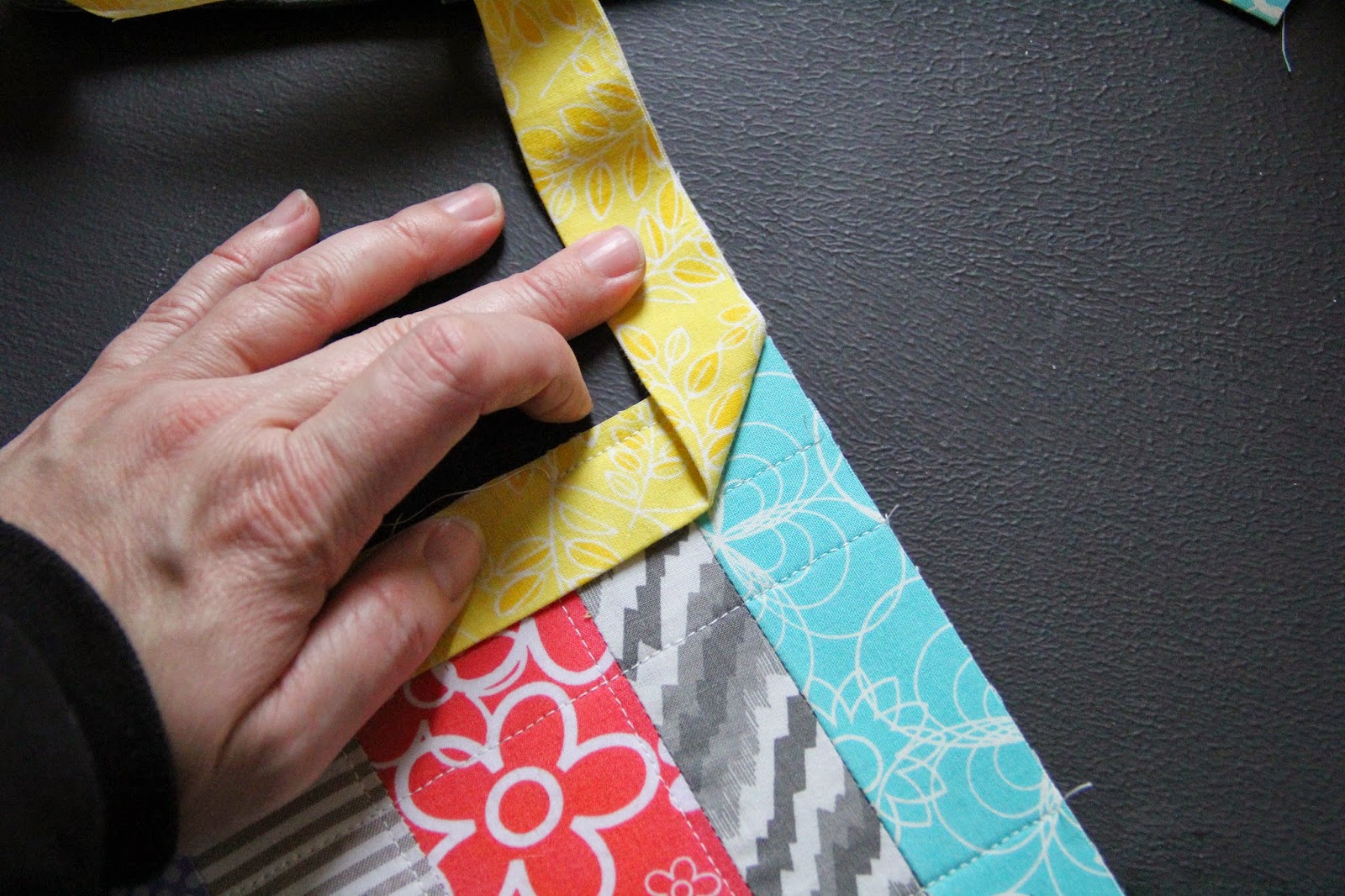 No Ordinary Sparrow: Mug Rug Tutorial