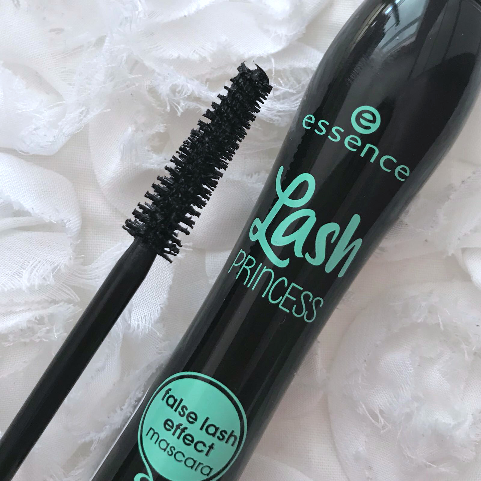 Essence False Lash Effect Princess Mascara | Mammaful Zo: Beauty, Life ...