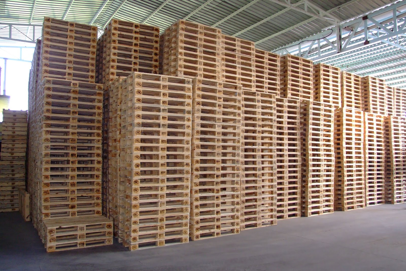 Jual Pallet Kayu Batam | Wooden Pallet Manufacturer | +6285272127888 ...
