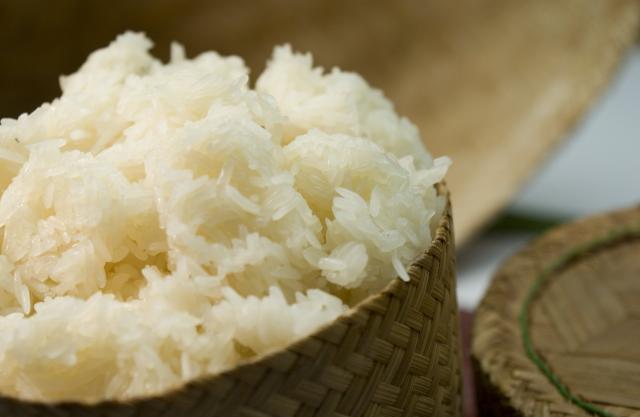 immergendolo ad insaporirsi in altre pietanze.